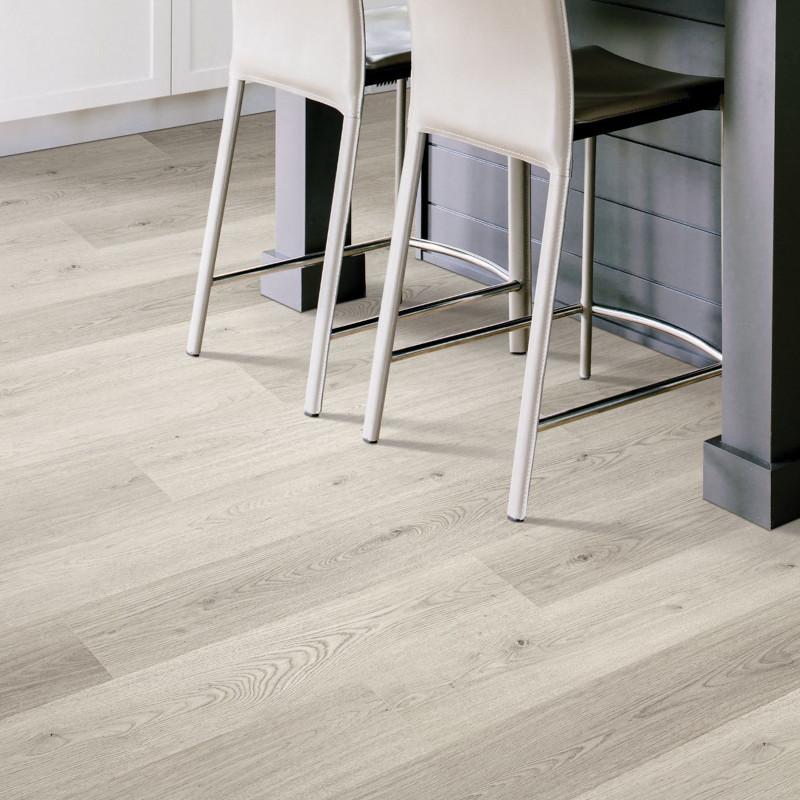 Mohawk RevWood Plus Hampton Villa Sunshower Oak | OnFlooring